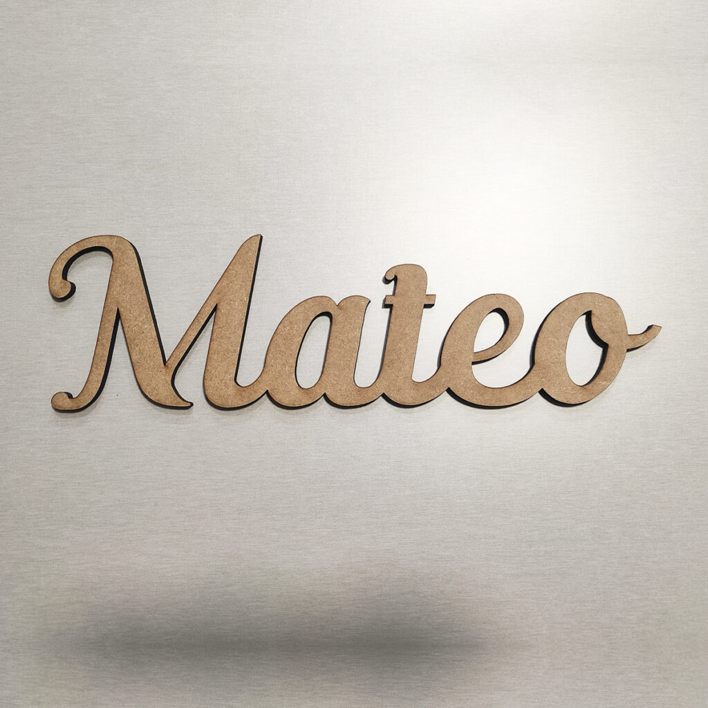 Nombre personalizado en madera - Leones de Madera
